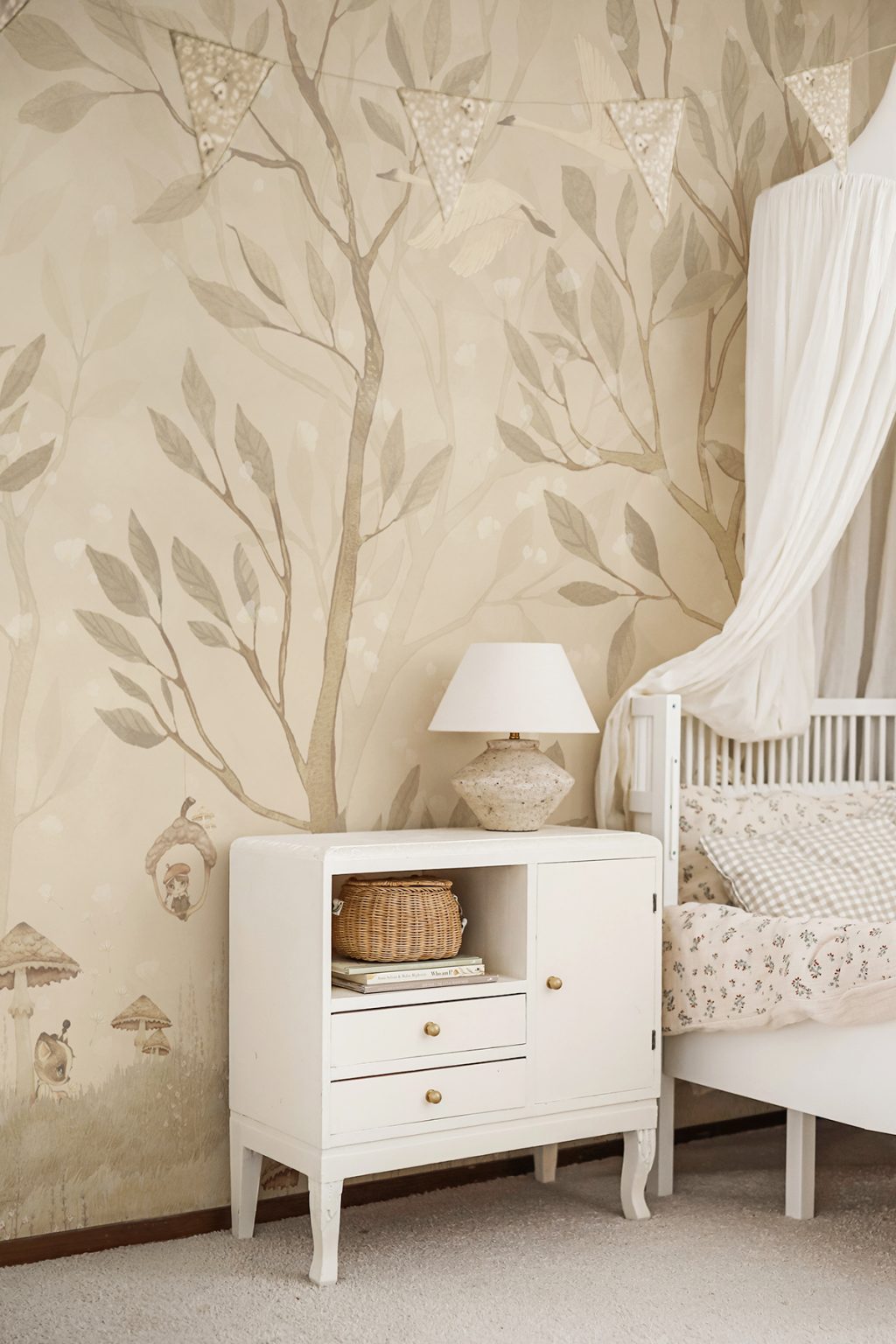 Acorn Forest Day - Sample - Mrs Mighetto - Wallpaper