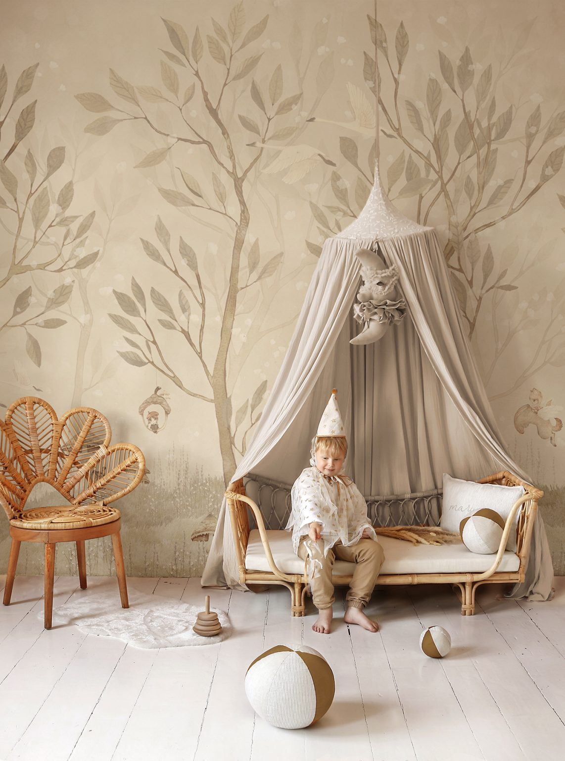 Acorn Forest Day - Sample - Mrs Mighetto - Wallpaper